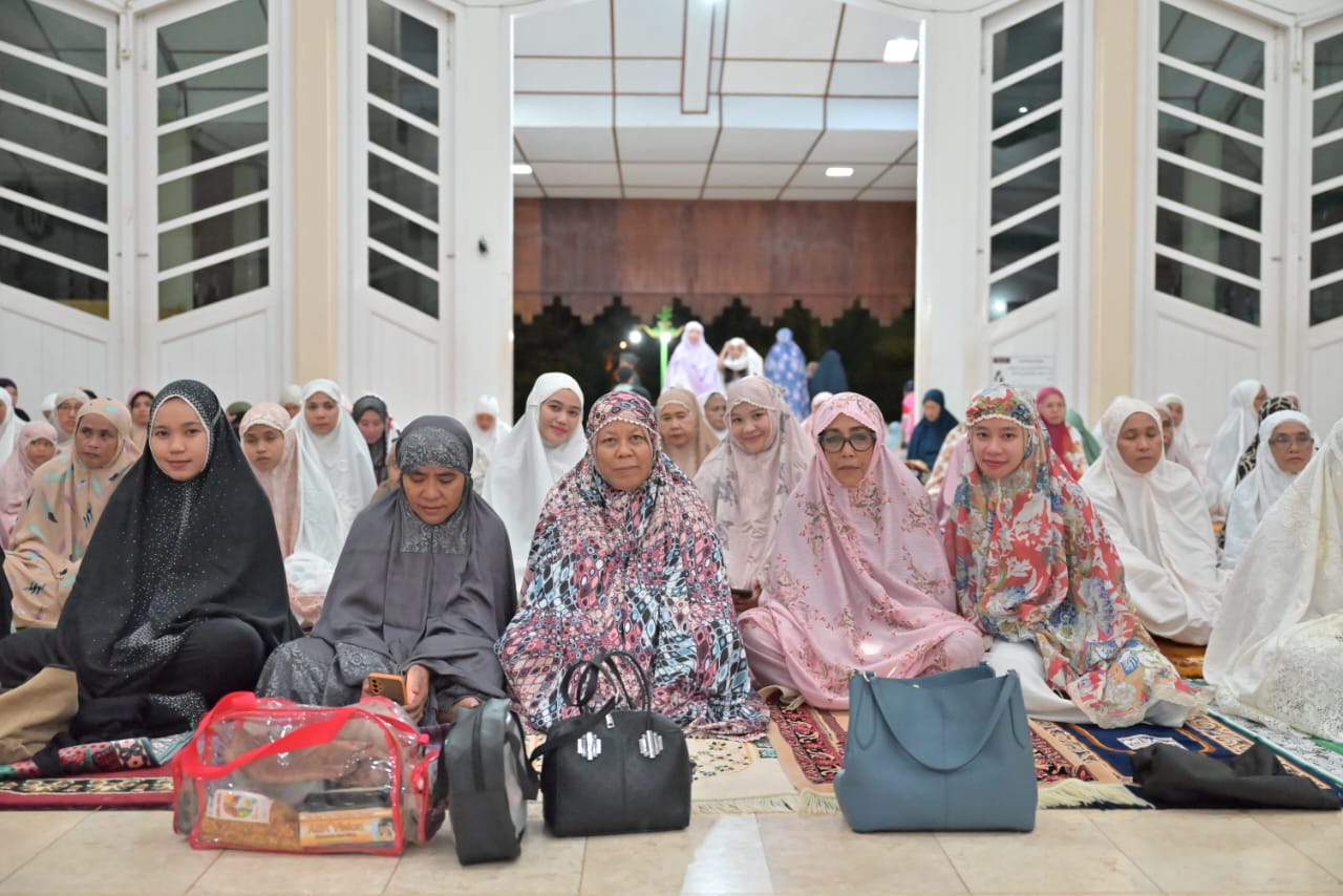 InfoPublik - Tim Safari Ramadan Gubernur Sapa Masyarakat Kota Cengkeh InfoPublik - Tim Safari Ramadan Gubernur Sapa Masyarakat Kota Cengkeh